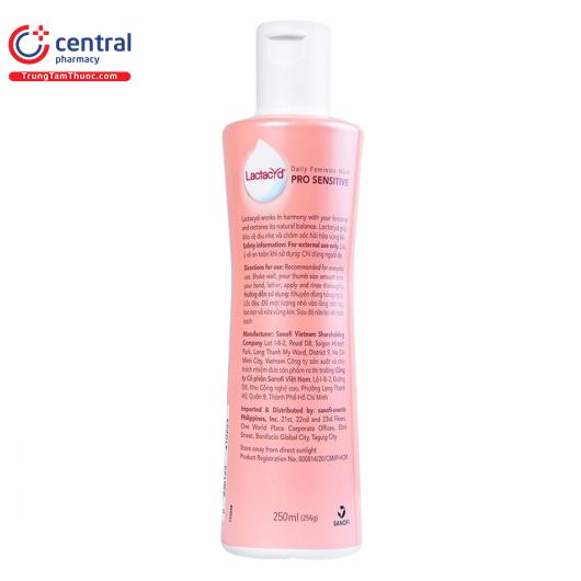 Dung dịch vệ sinh Lactacyd Pro Sensitive 250ml giúp làm sạch vùng kín