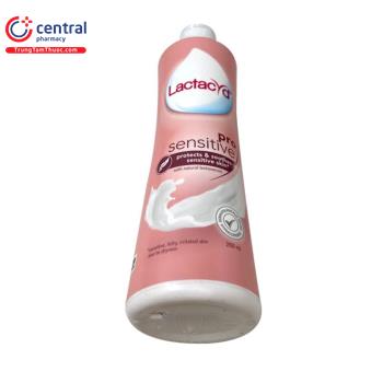 Dung dịch vệ sinh Lactacyd Pro Sensitive 250ml giúp làm sạch vùng kín